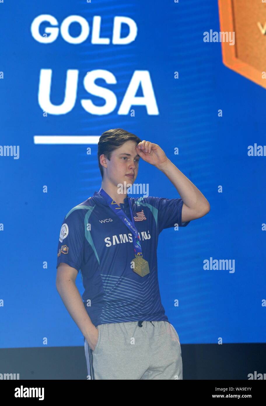 Clash royale hi-res stock photography and images - Alamy