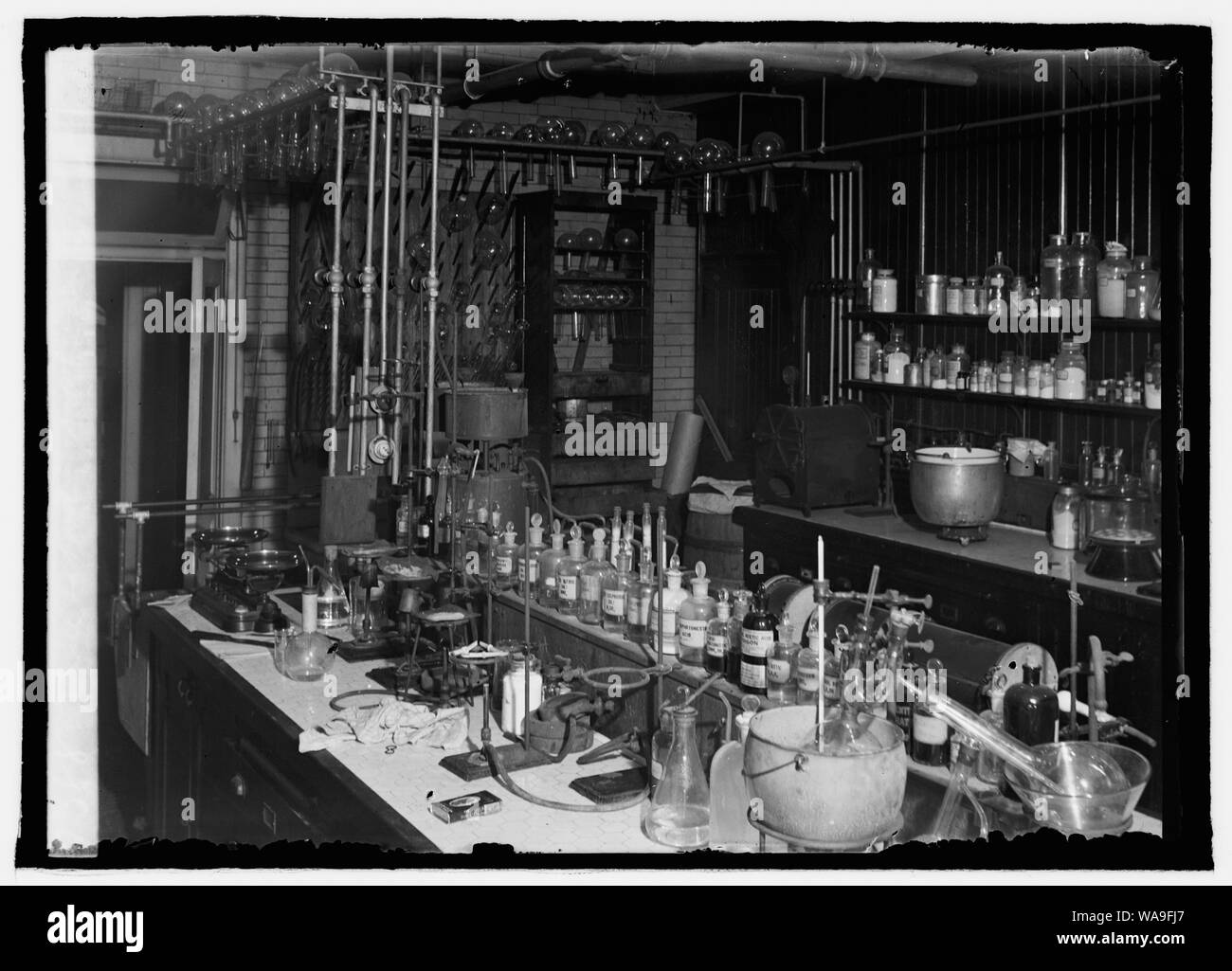 Chemical Laboratory, Dilution Div., Bureau of Agrl. Chemistry Dept ...