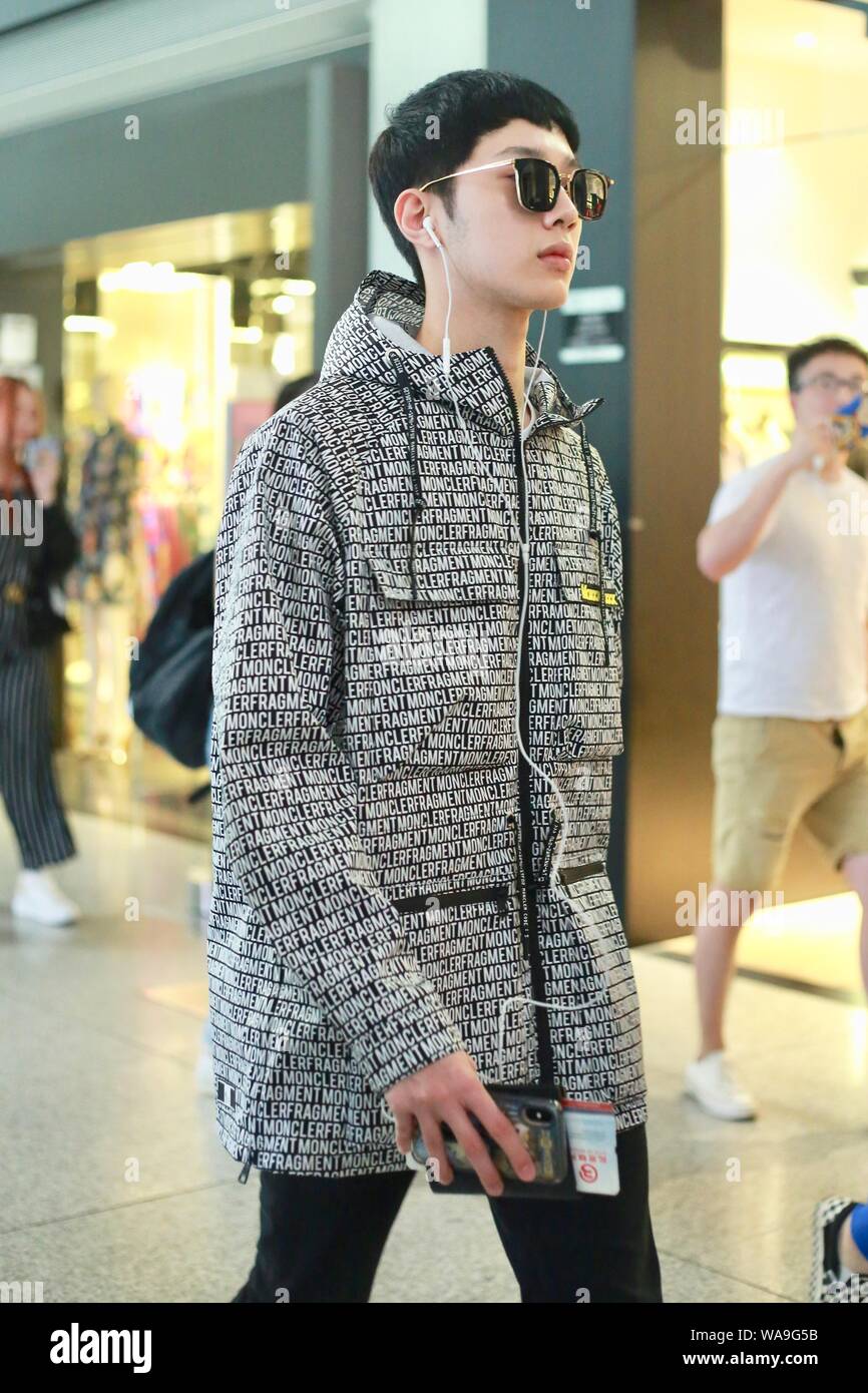 Taiwanese singer Lai Kuan-lin, also romanized as Lai Guan-lin, and a ...