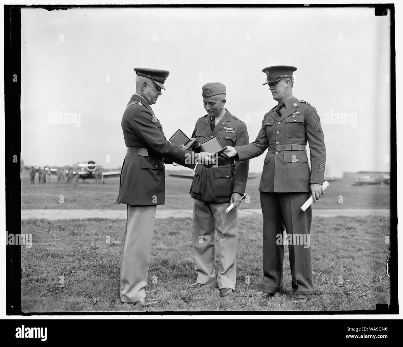 From left right maj gen hi-res stock photography and images - Alamy