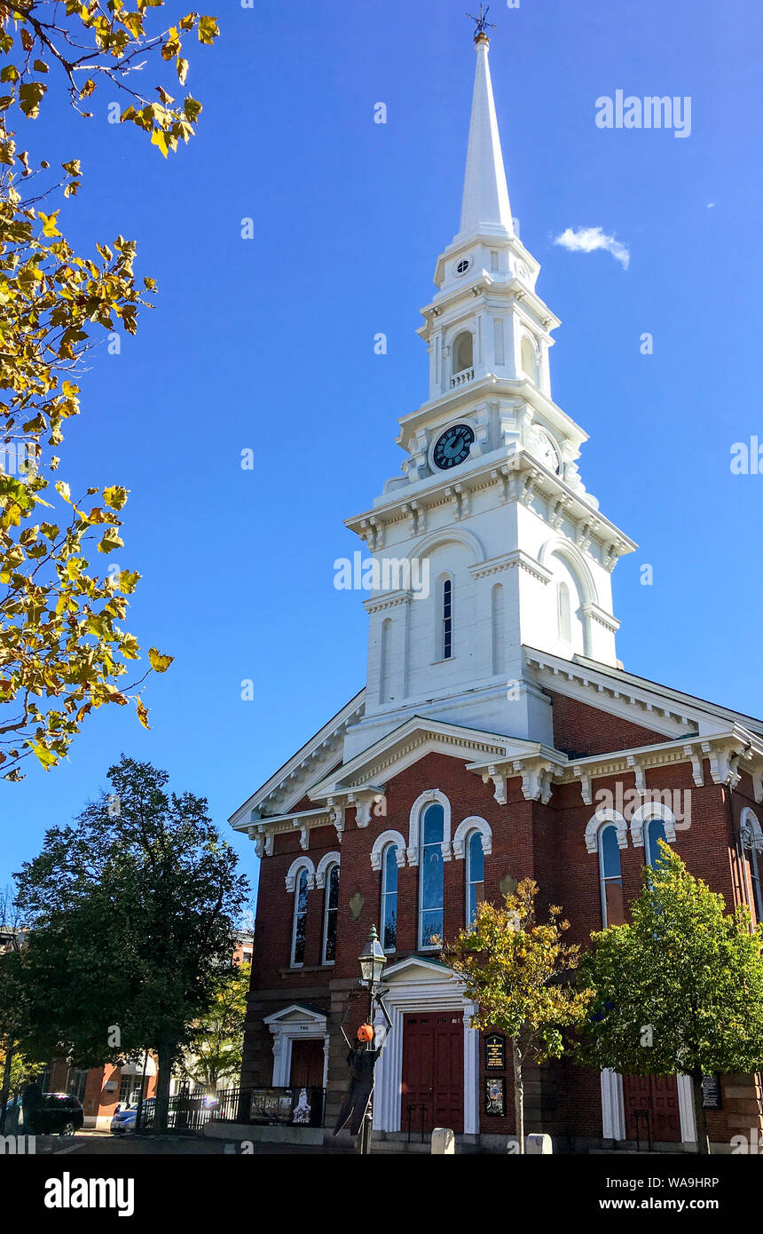 Historic congregational church hi-res stock photography and images - Alamy