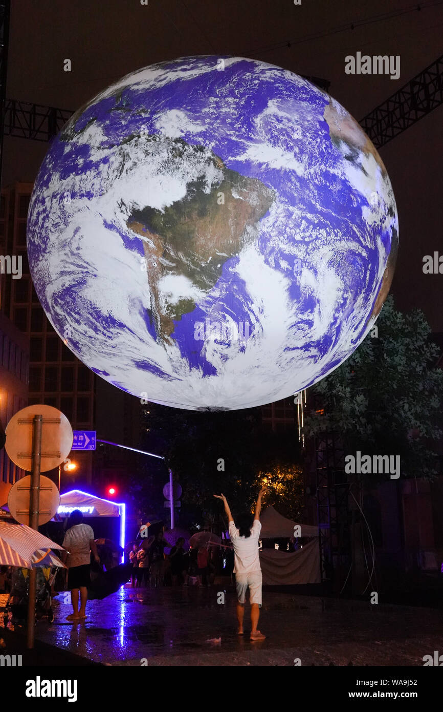 Earth bund hi-res stock photography and images - Alamy