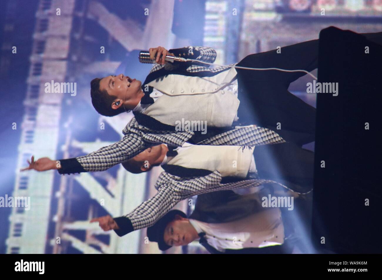 Singers and actors Shim Chang-min, also known by his stage name Max ...