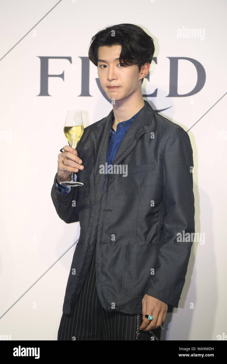 Chinese singer Fan Chengcheng, the younger brother of actress Fan ...
