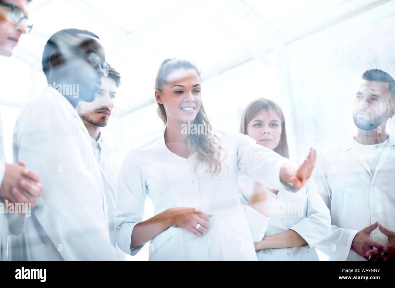 Team of scientists in a laboratory Stock Photo - Alamy