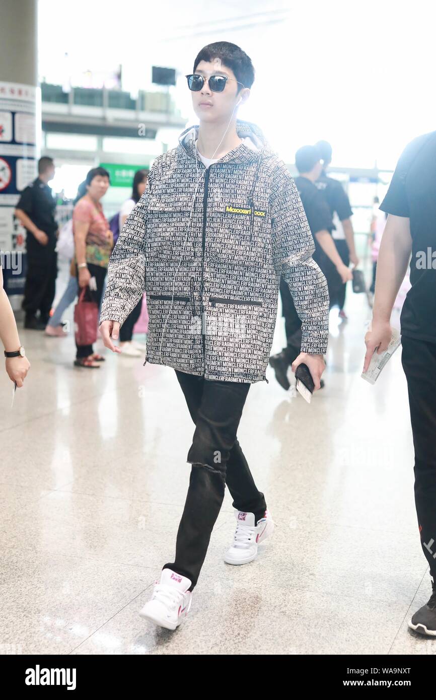 Taiwanese singer Lai Kuan-lin, also romanized as Lai Guan-lin, and a ...