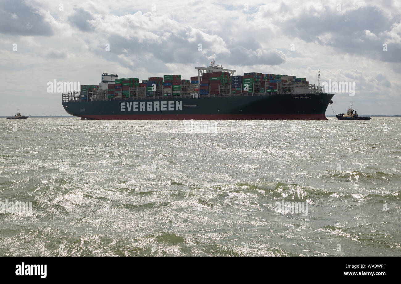 Evergreen Container Ship High Resolution Stock Photography and Images ...