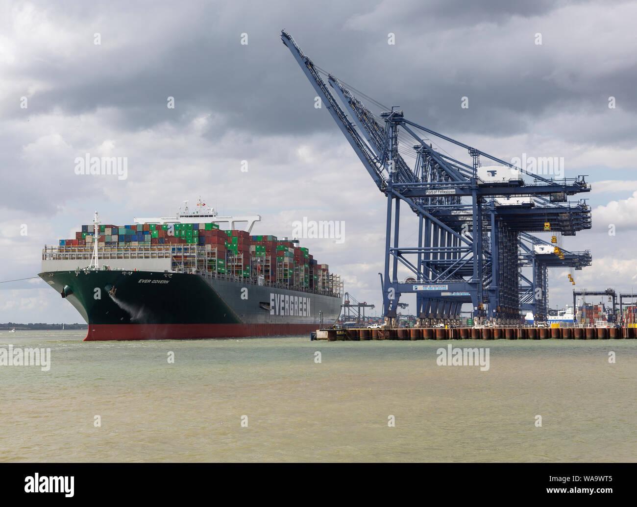 Evergreen Container Ship High Resolution Stock Photography and Images ...
