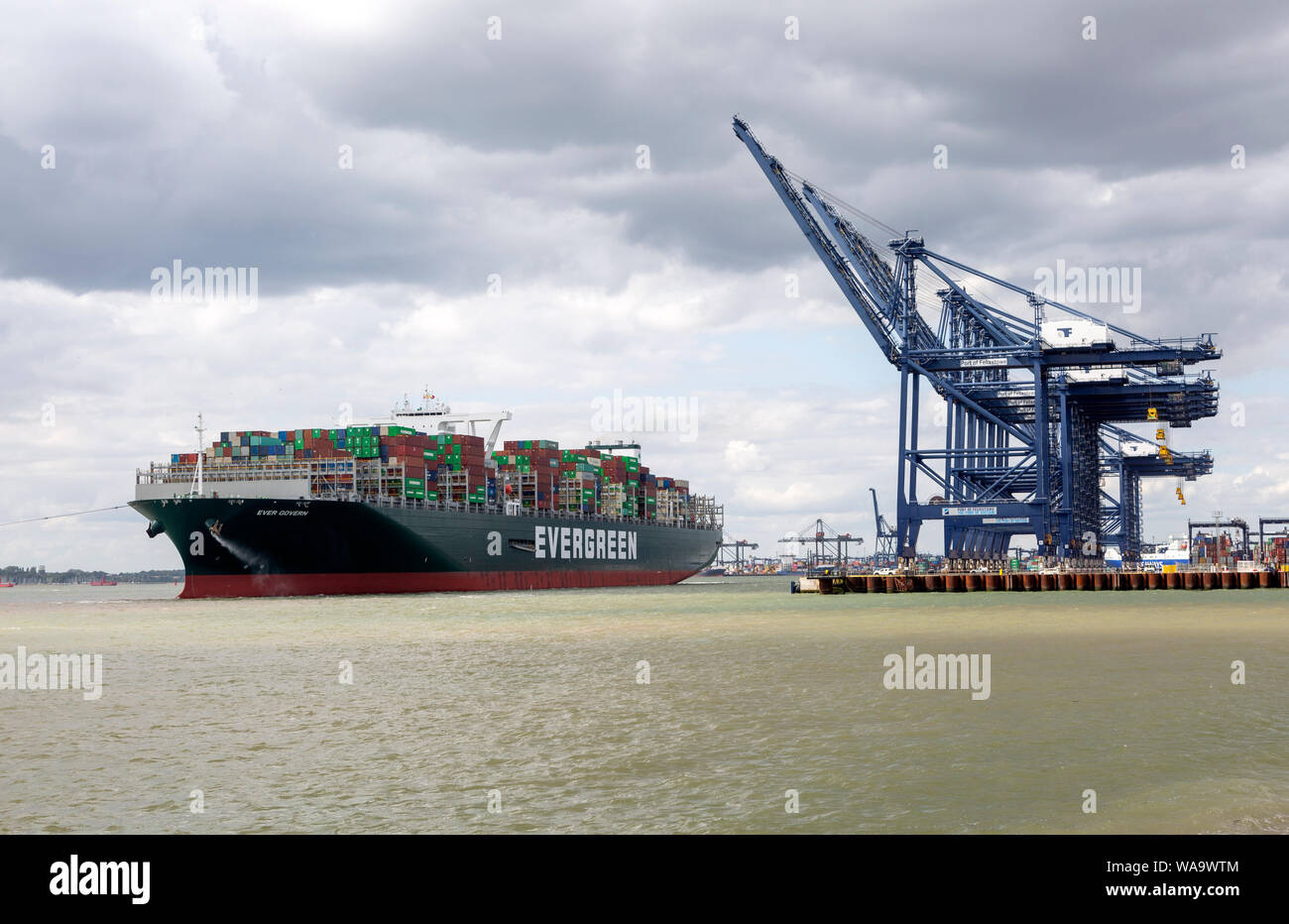 Evergreen Container Ship High Resolution Stock Photography and Images ...