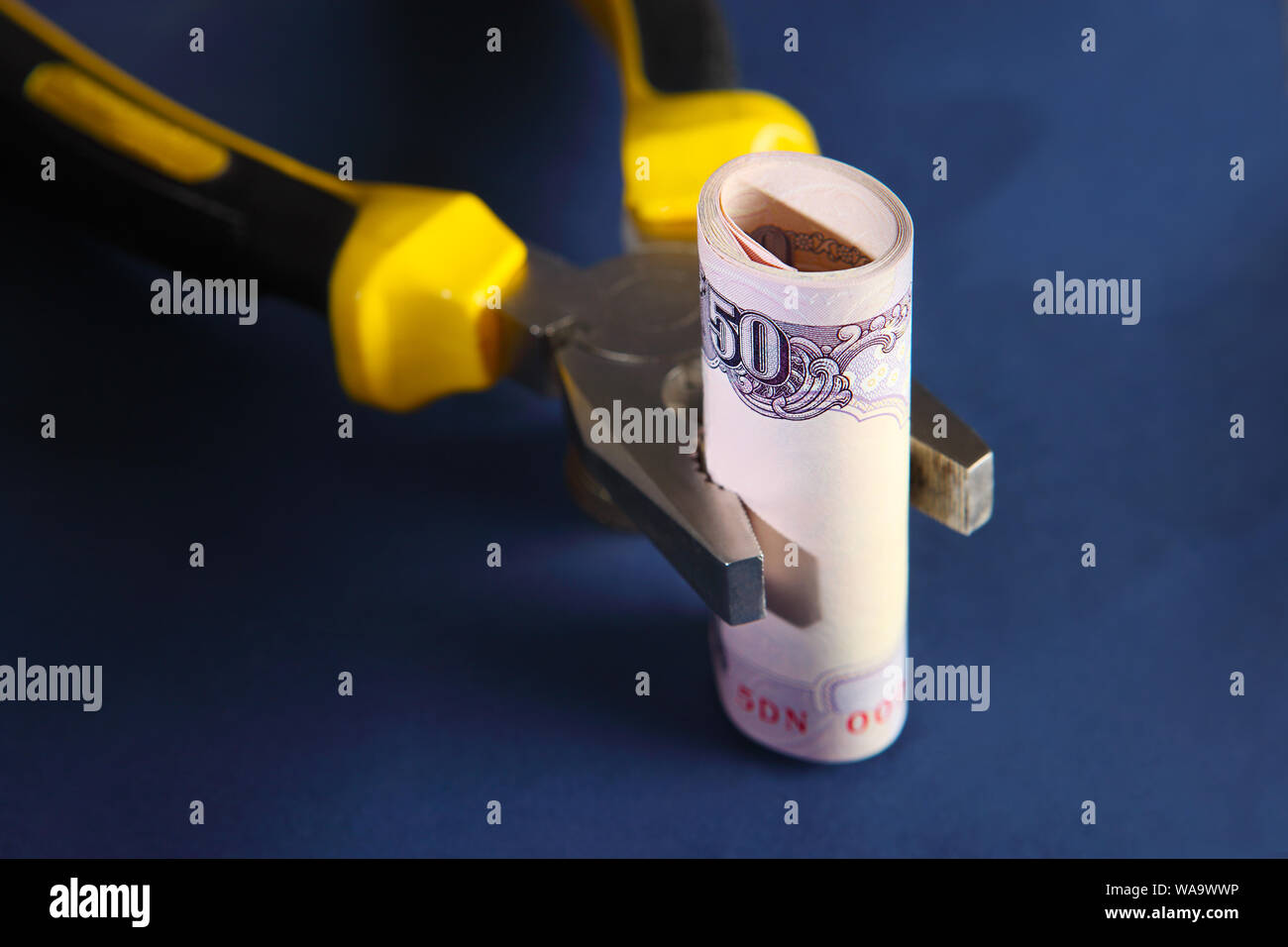 Roll indian currency rupee notes hi-res stock photography and images ...