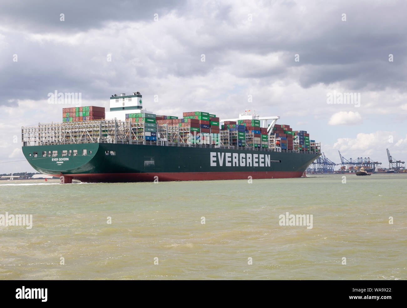 Evergreen container ship hi-res stock photography and images - Alamy