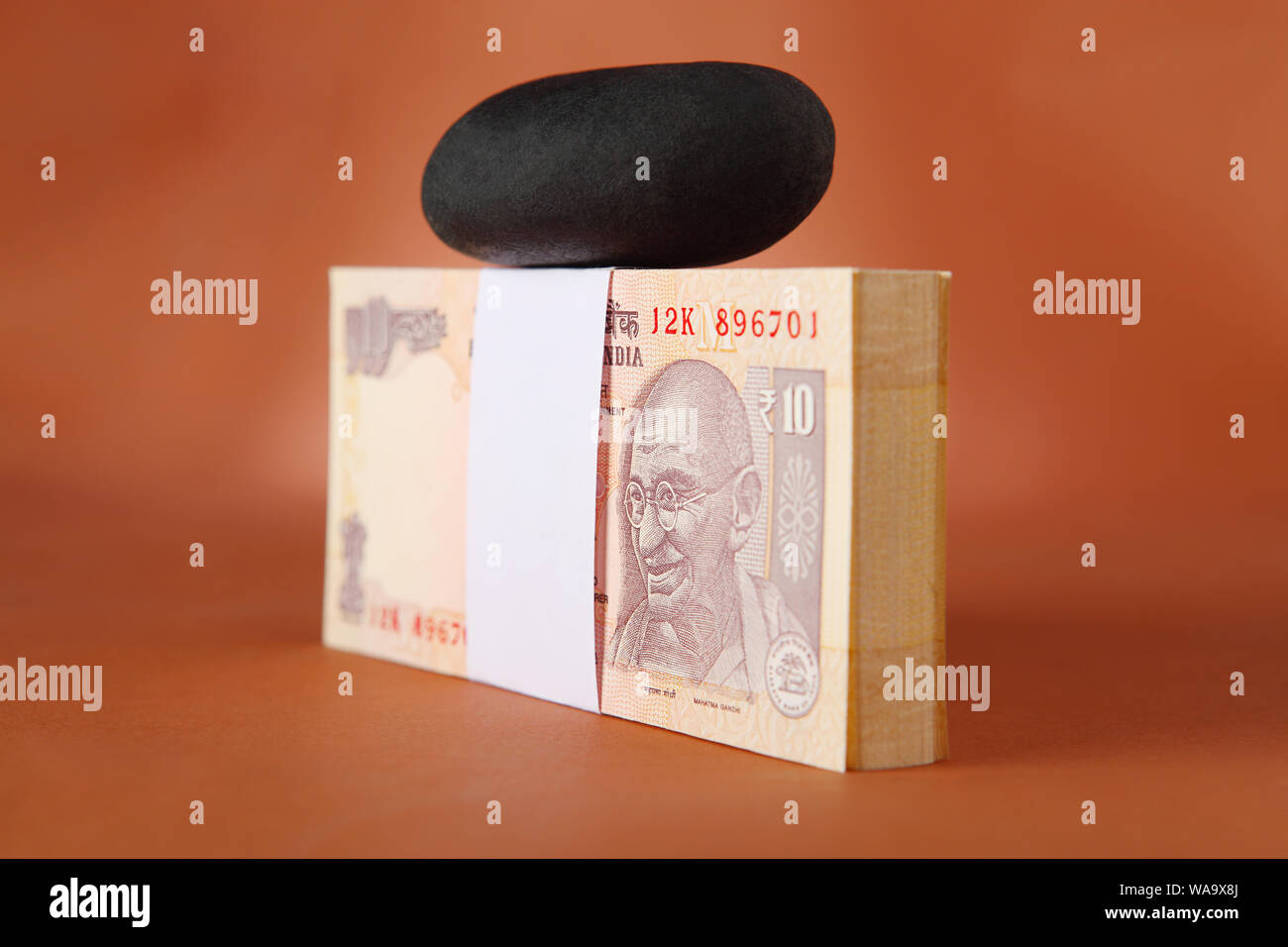 Ten rupees note hi-res stock photography and images - Alamy