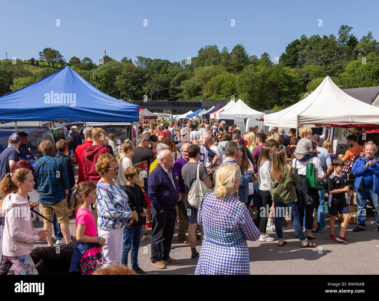 Market crowds hi-res stock photography and images - Alamy