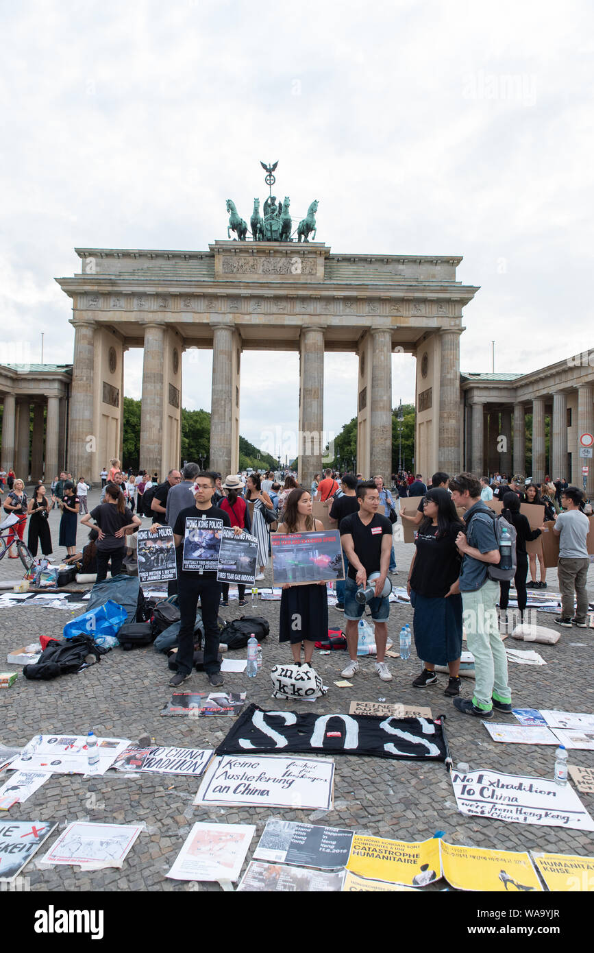 Hong kongers hi-res stock photography and images - Alamy