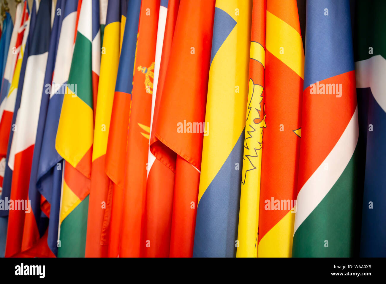 World map with national flags hi-res stock photography and images - Alamy