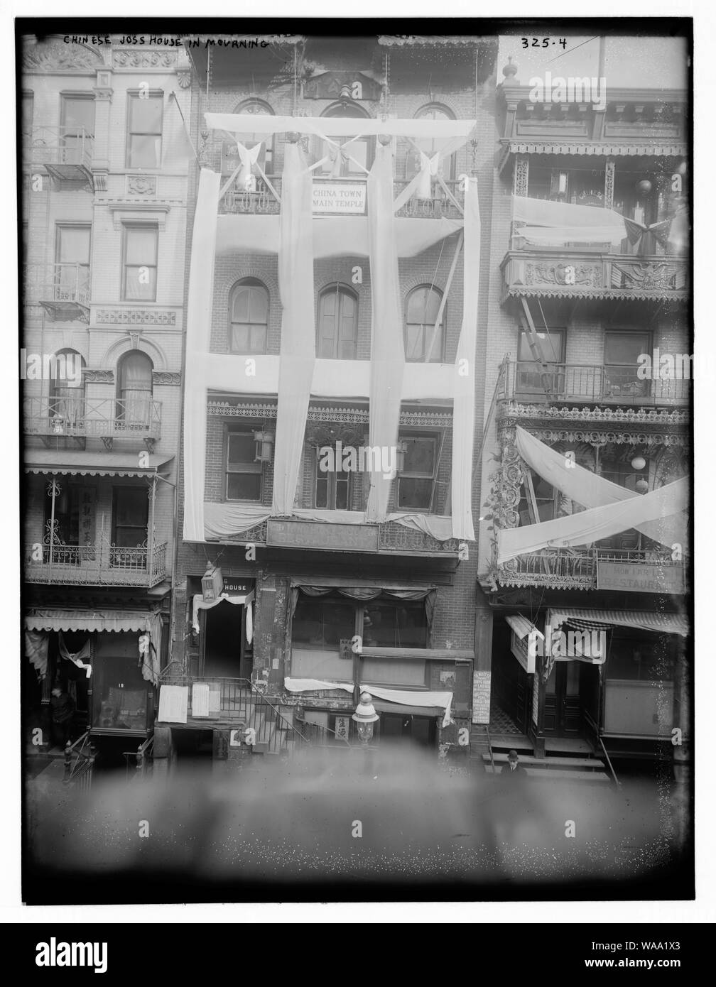 Historical chinese practices Cut Out Stock Images & Pictures - Alamy