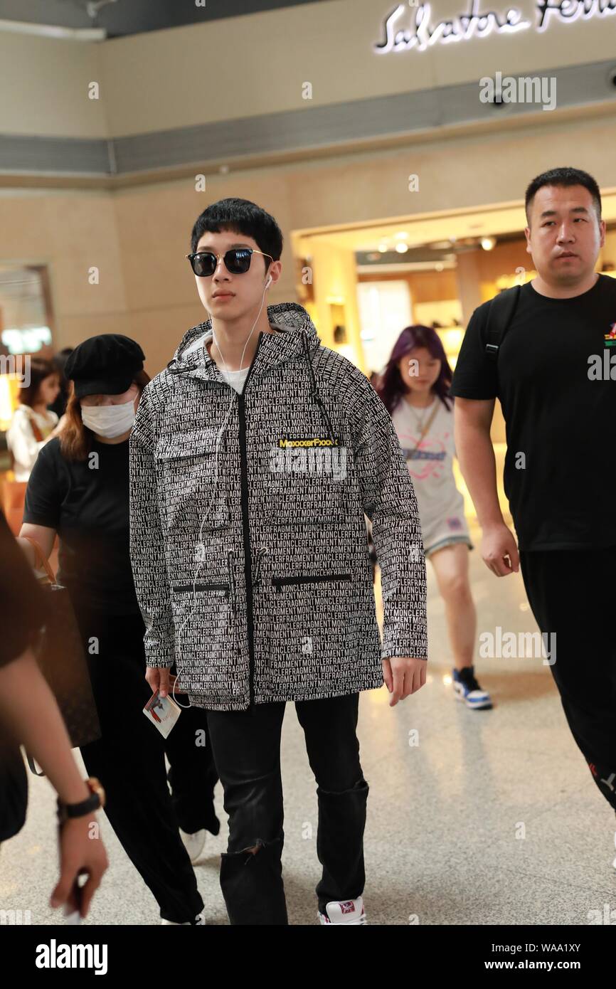 Taiwanese singer Lai Kuan-lin, also romanized as Lai Guan-lin, and a ...