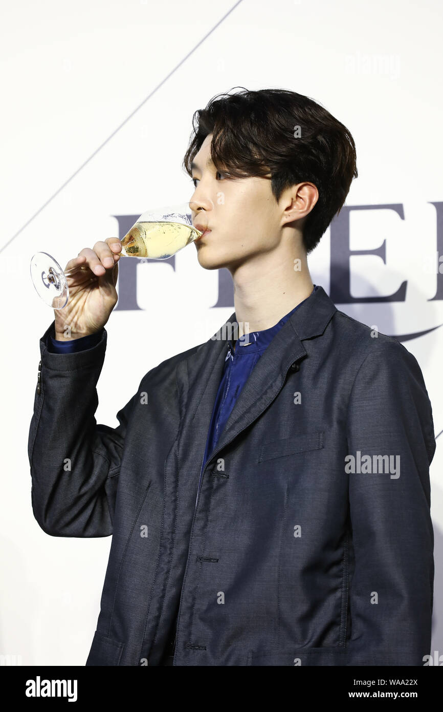 Chinese singer Fan Chengcheng, the younger brother of actress Fan ...