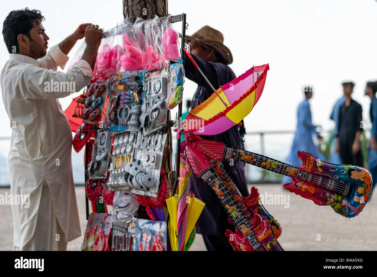 Street hawkers hi-res stock photography and images - Alamy