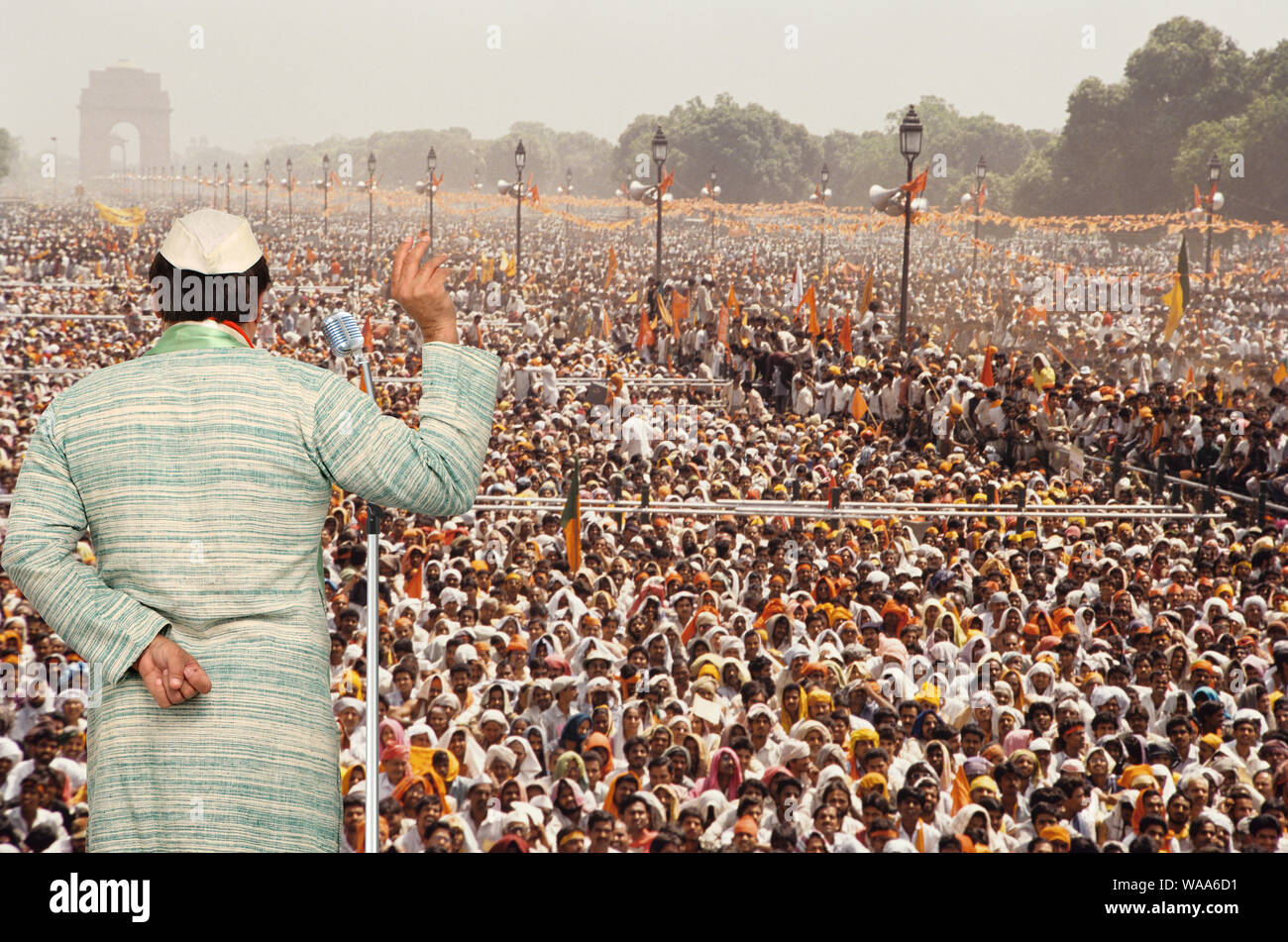 Politician addressing people hi-res stock photography and images - Alamy