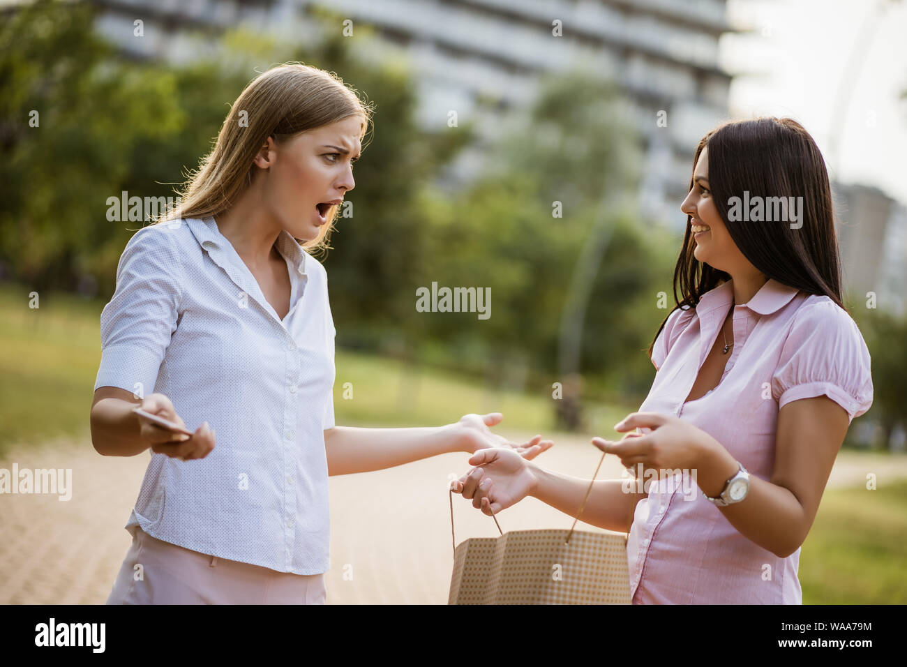 Two friends arguing hi-res stock photography and images - Alamy