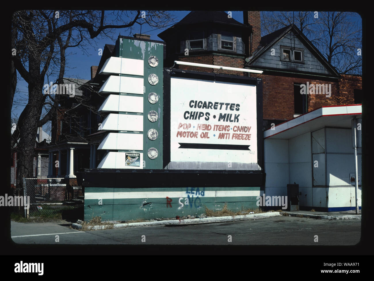 Cigarette shop sign, Woodward, Michigan Stock Photo - Alamy