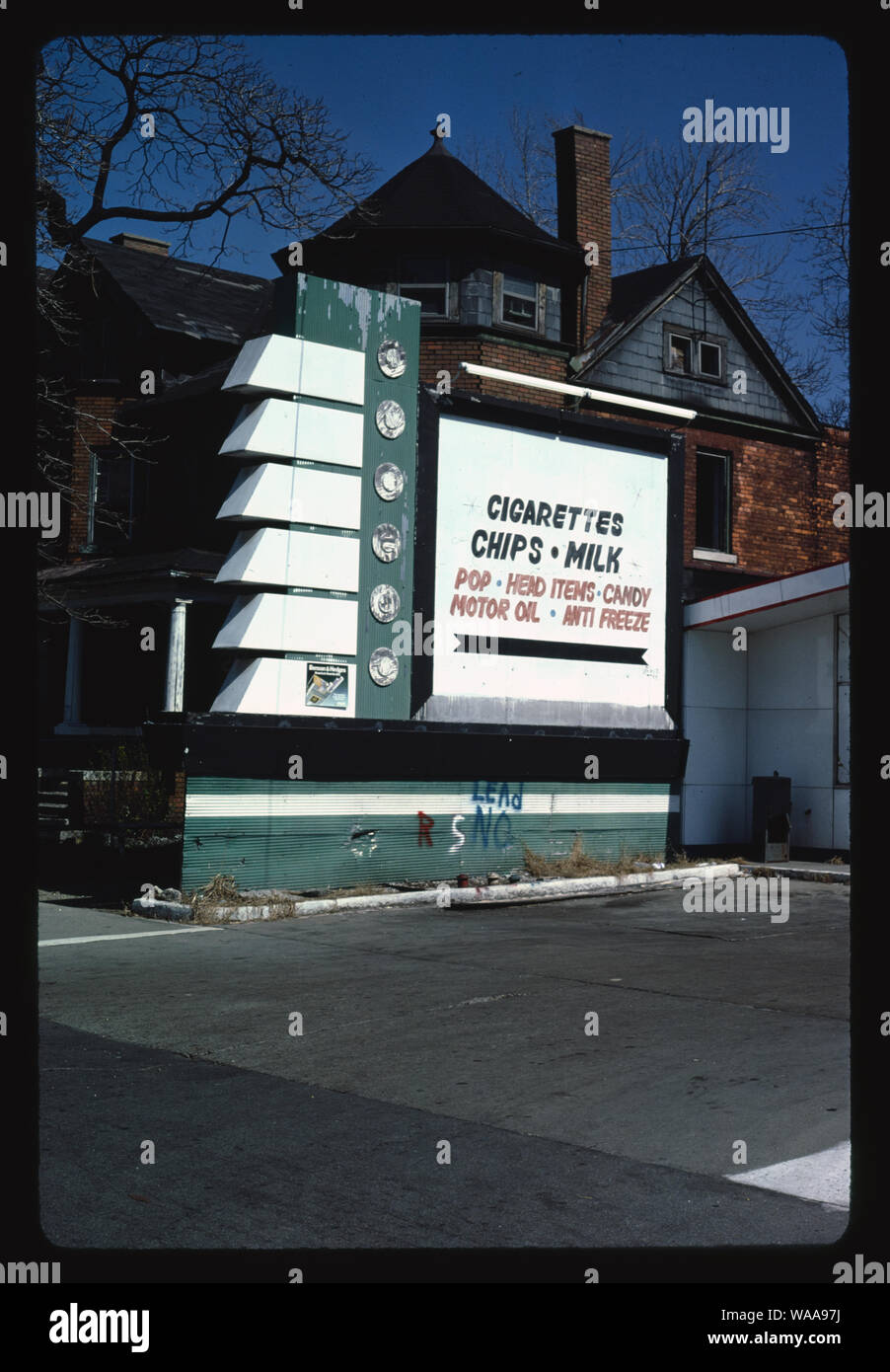 Cigarette shop sign, Woodward, Michigan Stock Photo - Alamy