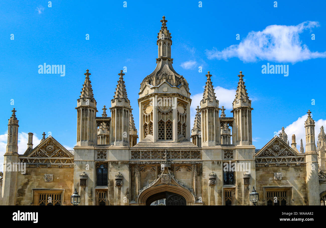 Perpendicular gothic architecture hi-res stock photography and images ...