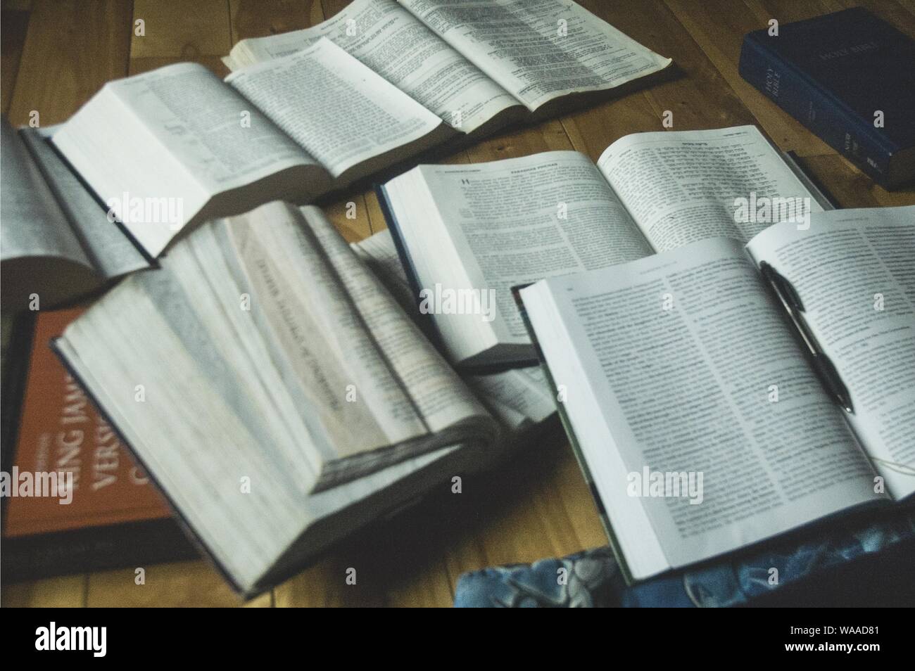 Jesus college library hi-res stock photography and images - Alamy