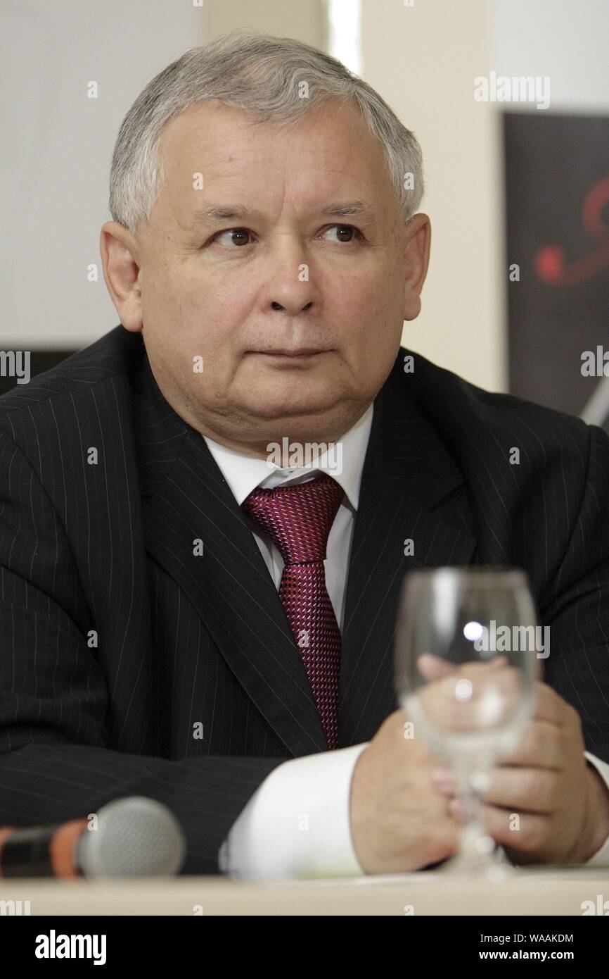 Jaroslaw kaczynski hi-res stock photography and images - Alamy