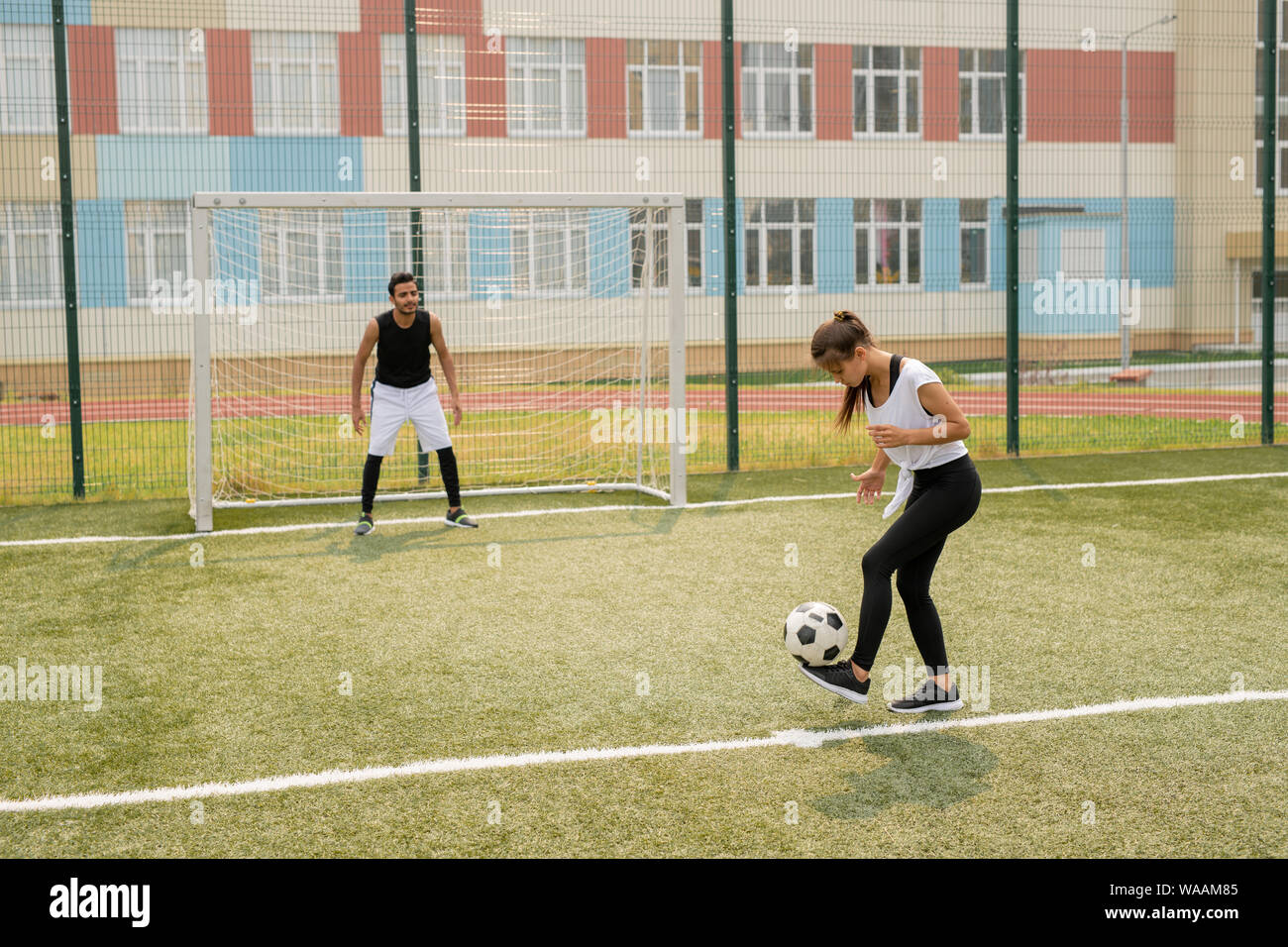 Group of people soccer uniform hi-res stock photography and images - Alamy