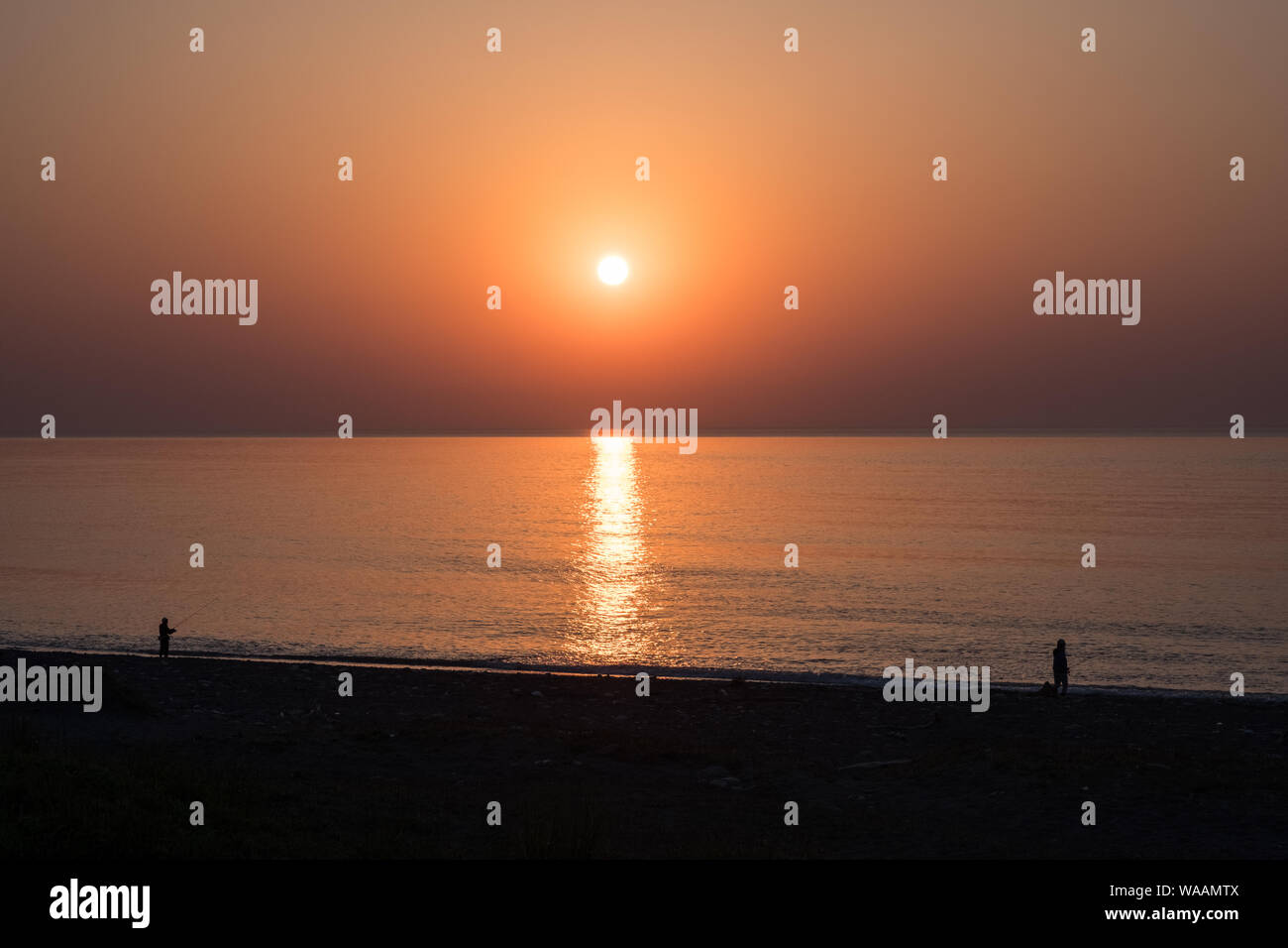 Sea of japan fishing hi-res stock photography and images - Alamy