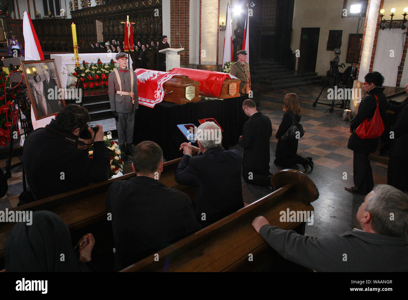 Warsaw, Poland 17.04.2010. The funeral procession across the Old Town ...