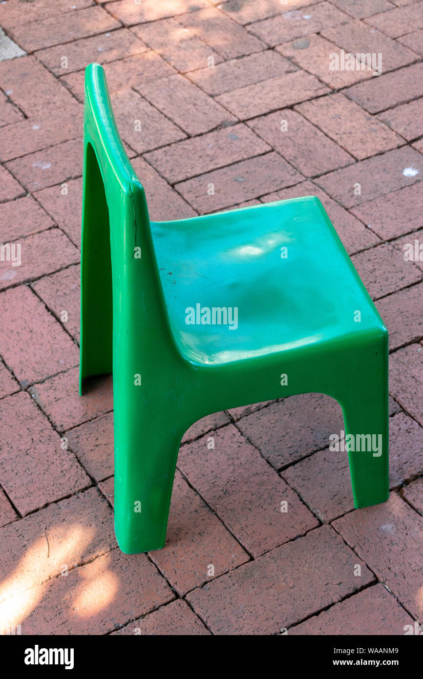 Long yellow chairs hi-res stock photography and images - Alamy