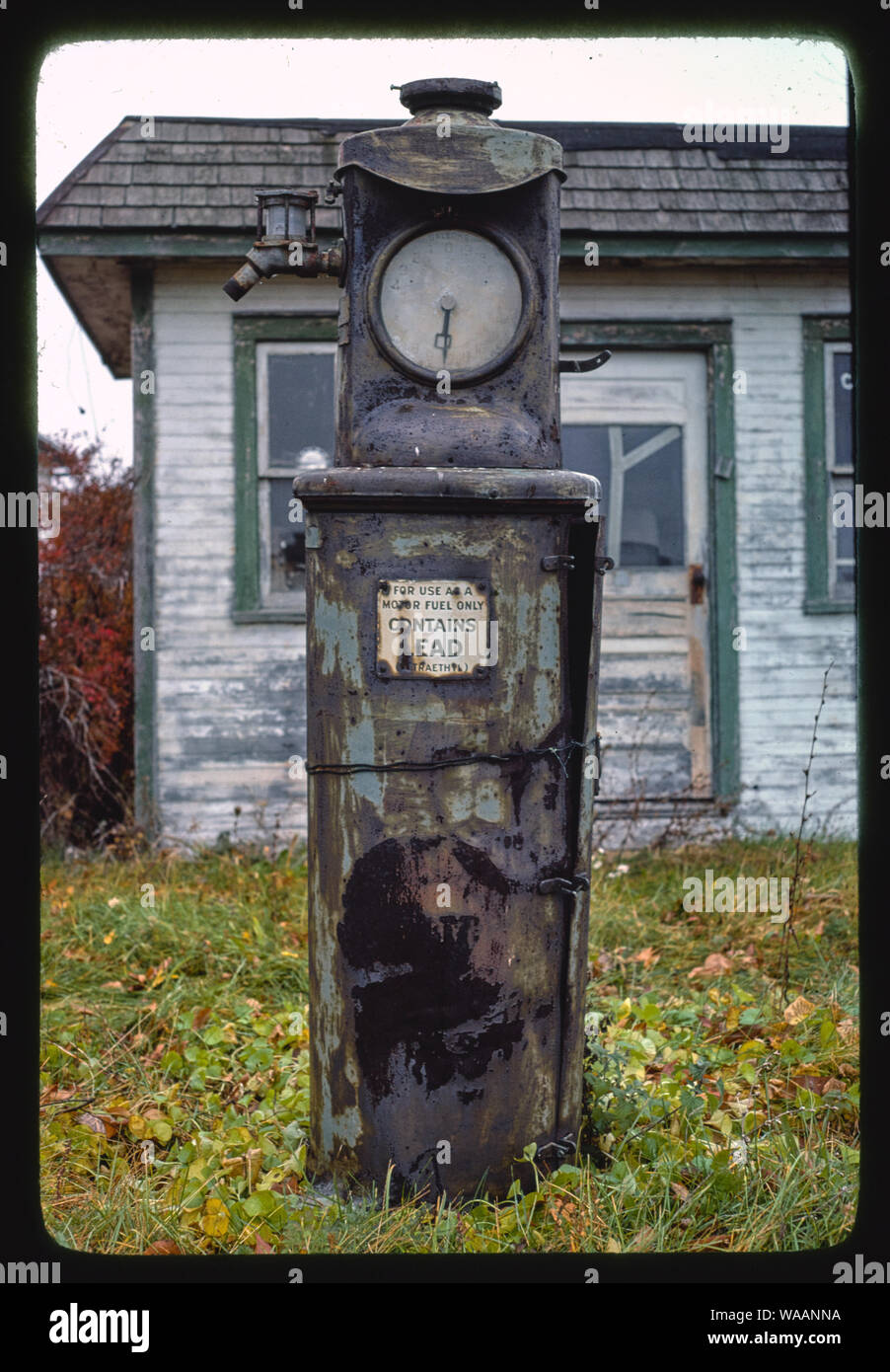 Clockface gas pump hi-res stock photography and images - Alamy