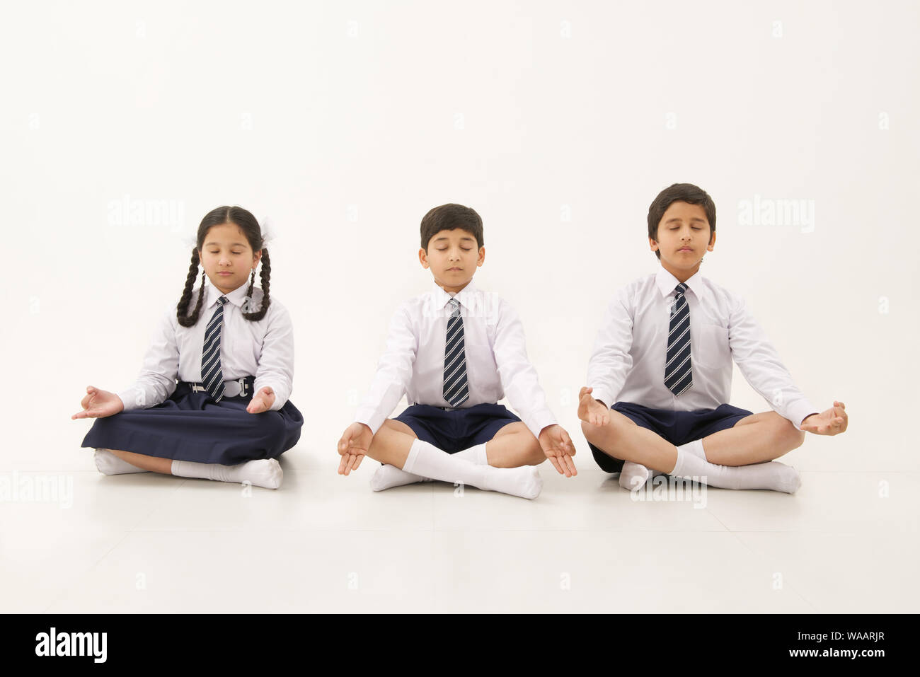 Children yoga school hi-res stock photography and images - Alamy