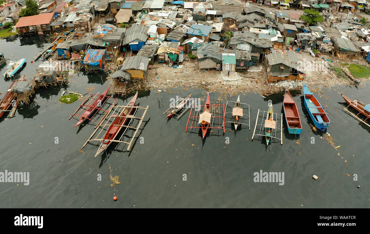 Slum housing manila philippines hi-res stock photography and images - Alamy