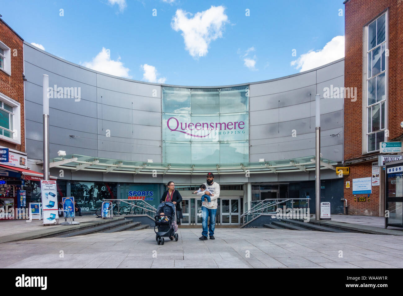 Slough high street hi-res stock photography and images - Alamy