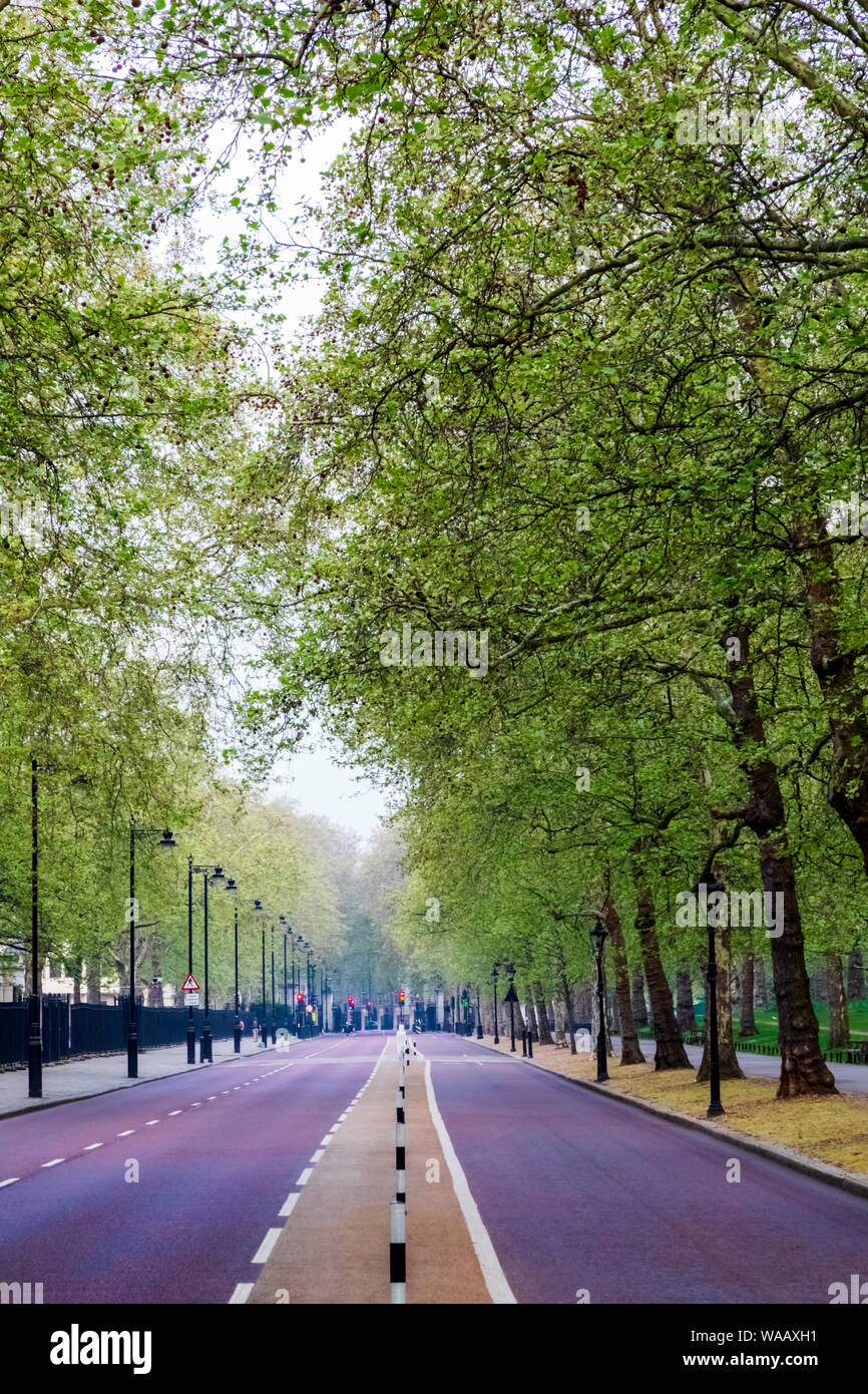 Birdcage Walk St James Park High Resolution Stock Photography and ...