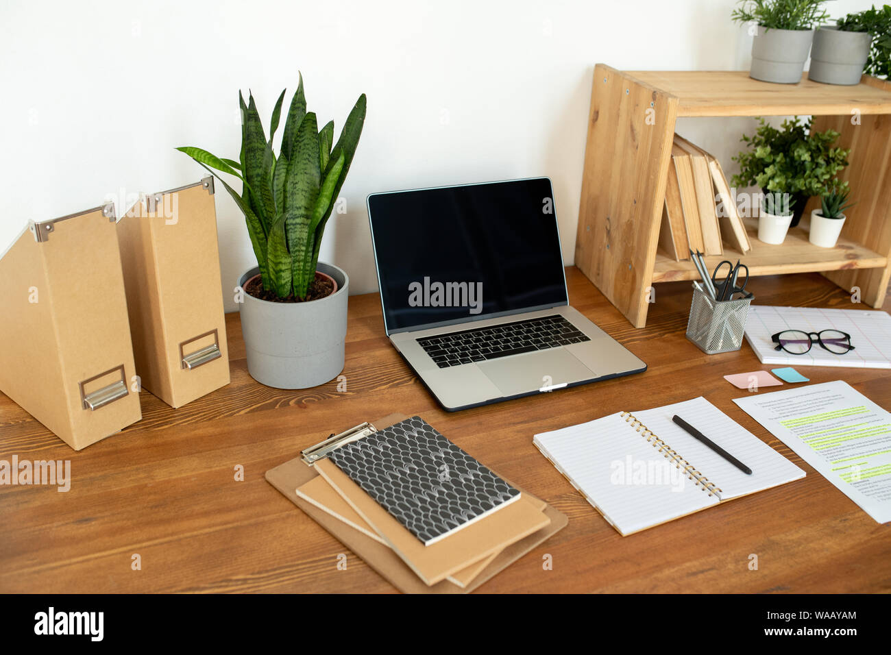 Document folders table hi-res stock photography and images - Alamy
