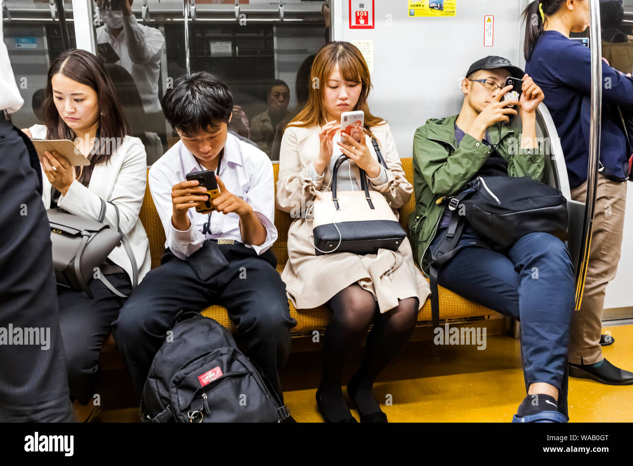 Japan honshu tokyo subway passengers hi-res stock photography and ...
