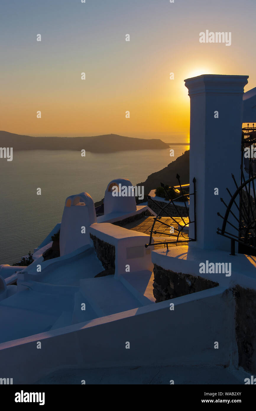 Santorini sunset hi-res stock photography and images - Alamy