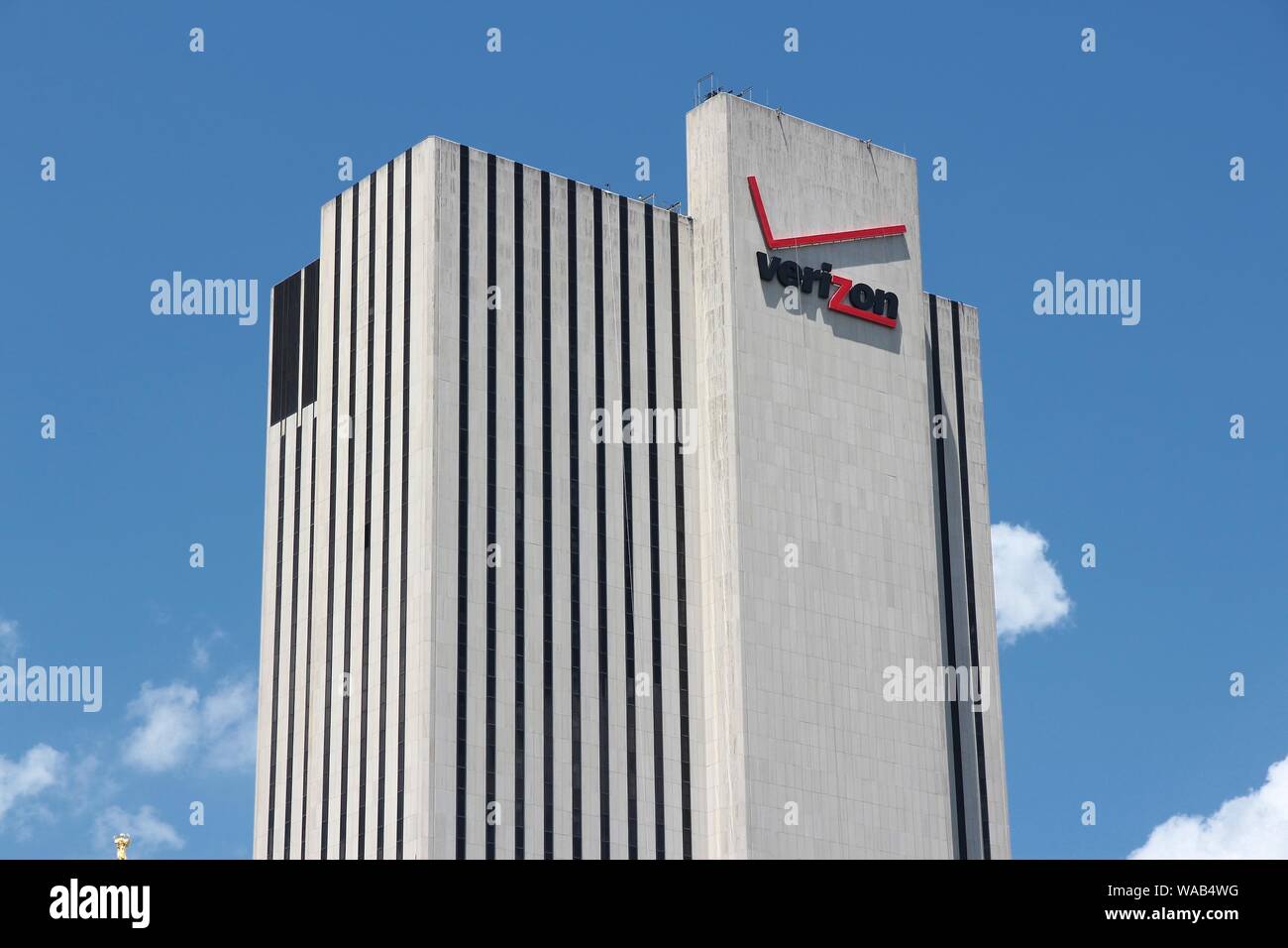 American verizon hi-res stock photography and images - Alamy