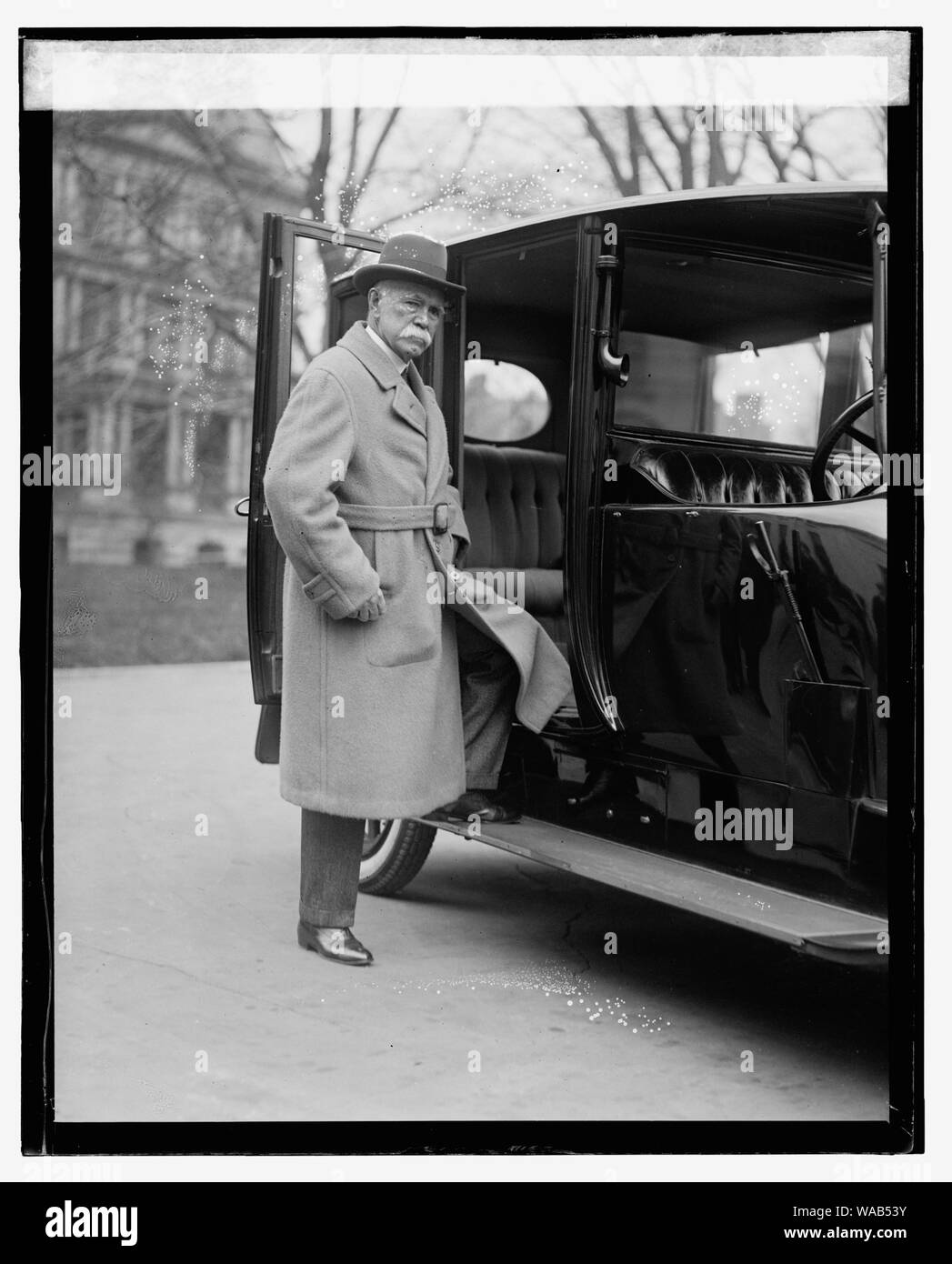 Robert thompson hi-res stock photography and images - Alamy