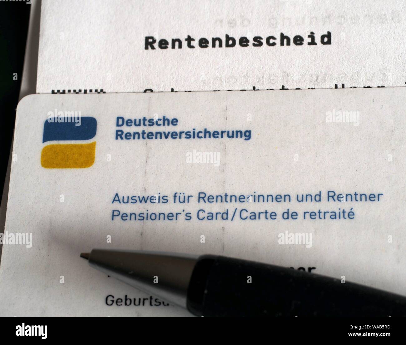 10.08.2019, Hesse, Kassel: A letter with the subject "pension ...