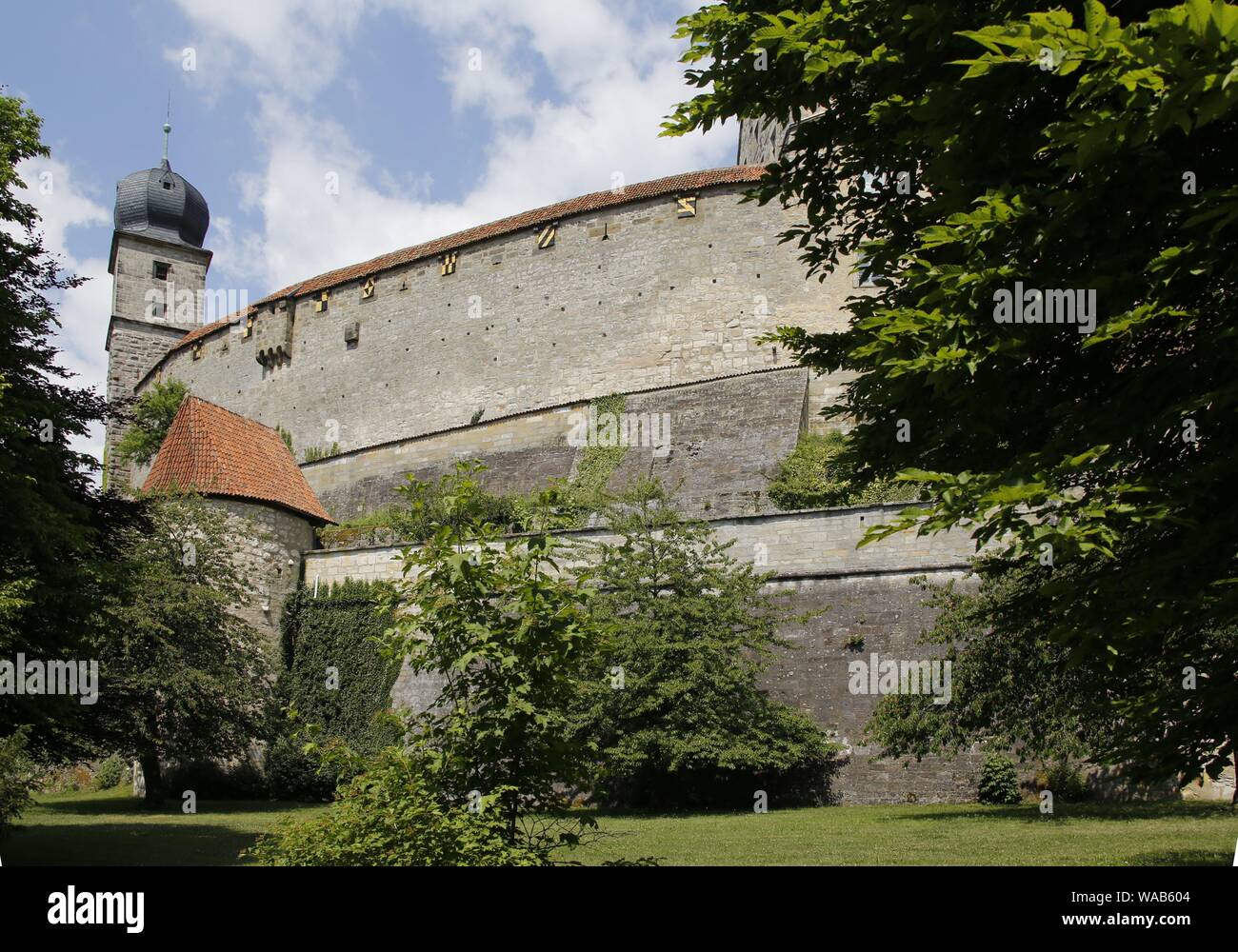 The Veste Coburg, also known as the "Frankish Crown", rises high above ...
