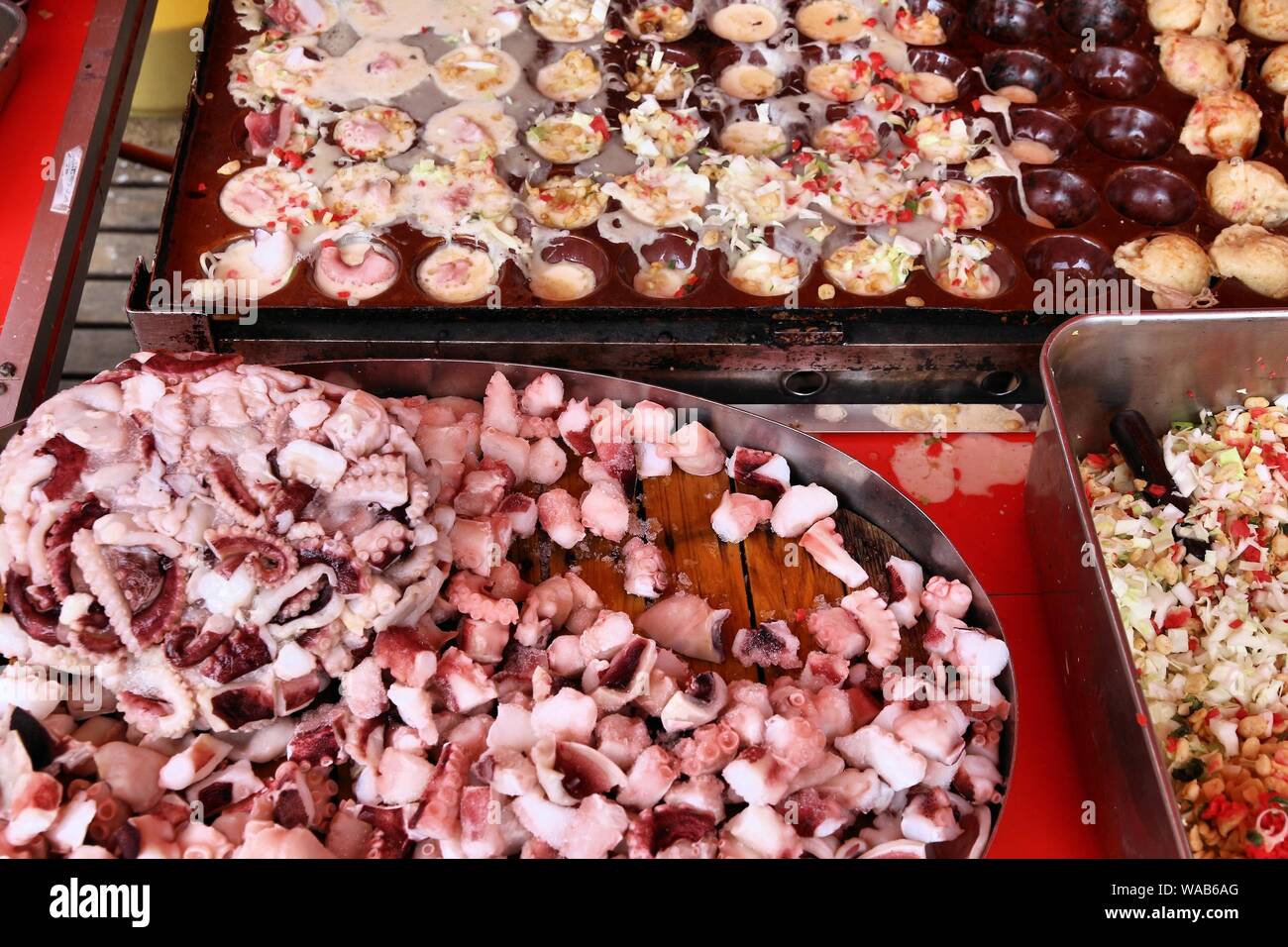 Japanese fried octopus ball takoyaki hi-res stock photography and ...