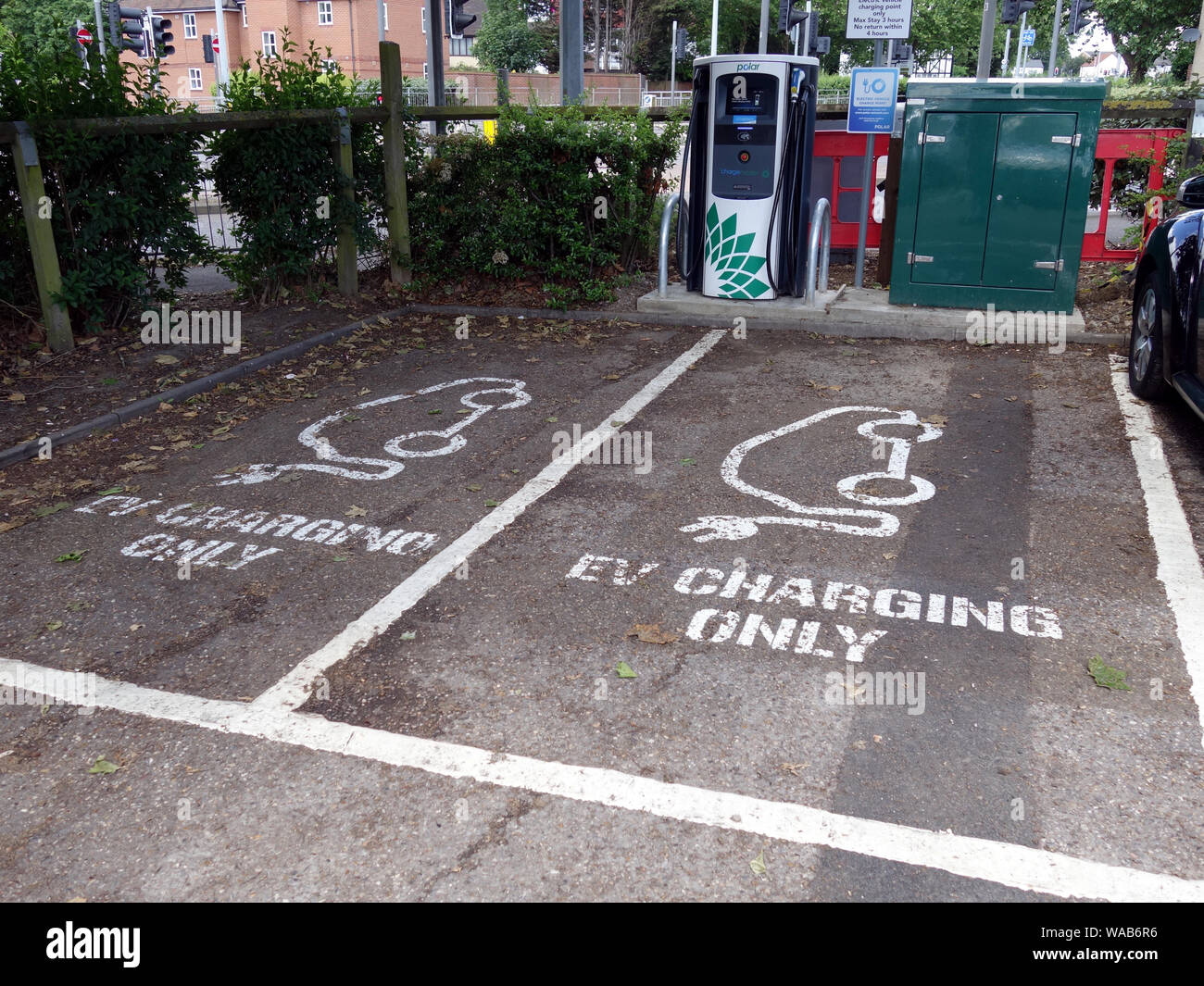 Electric vehicle spaces hi-res stock photography and images - Alamy