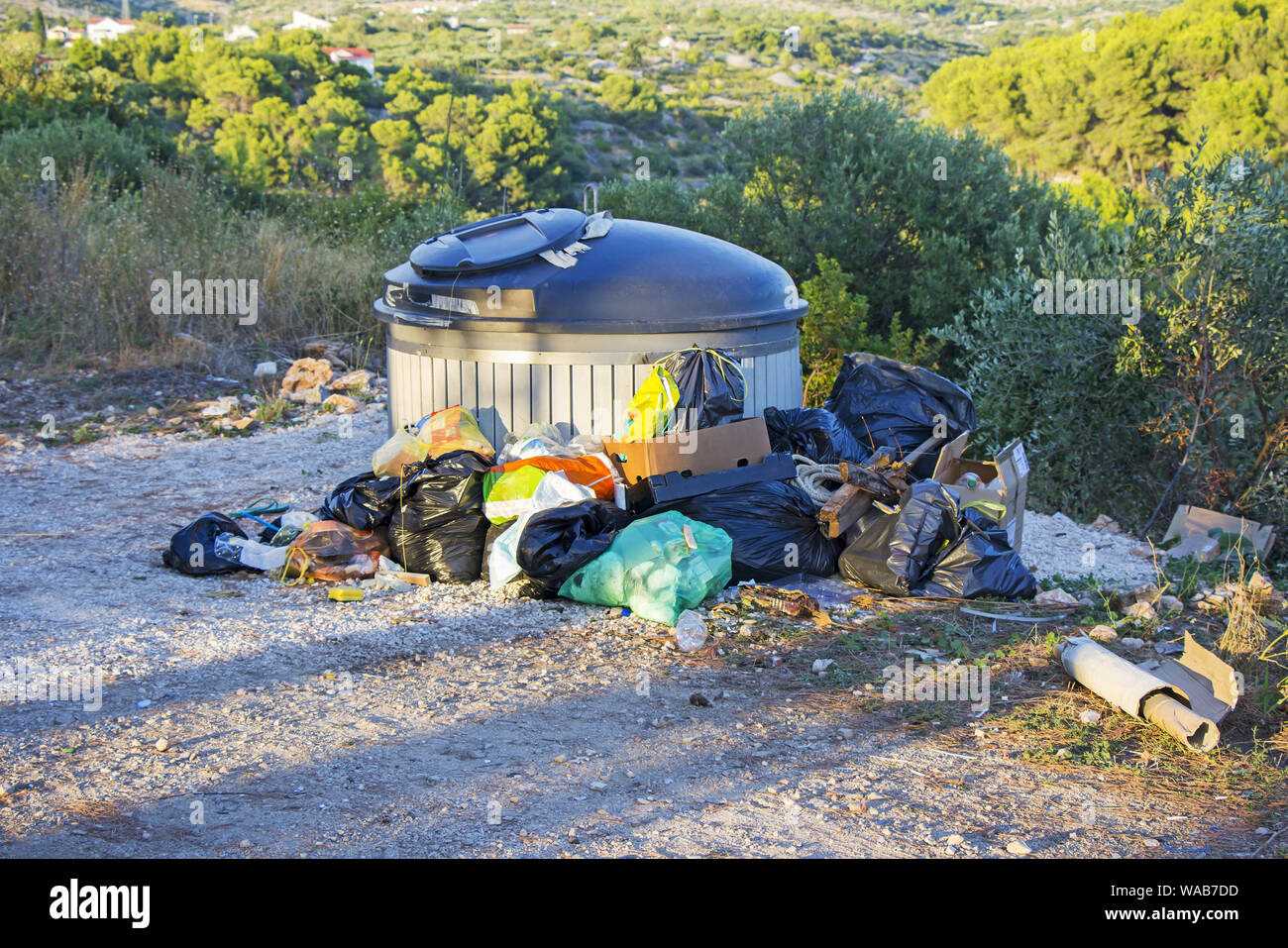 Full of garbage hi-res stock photography and images - Alamy