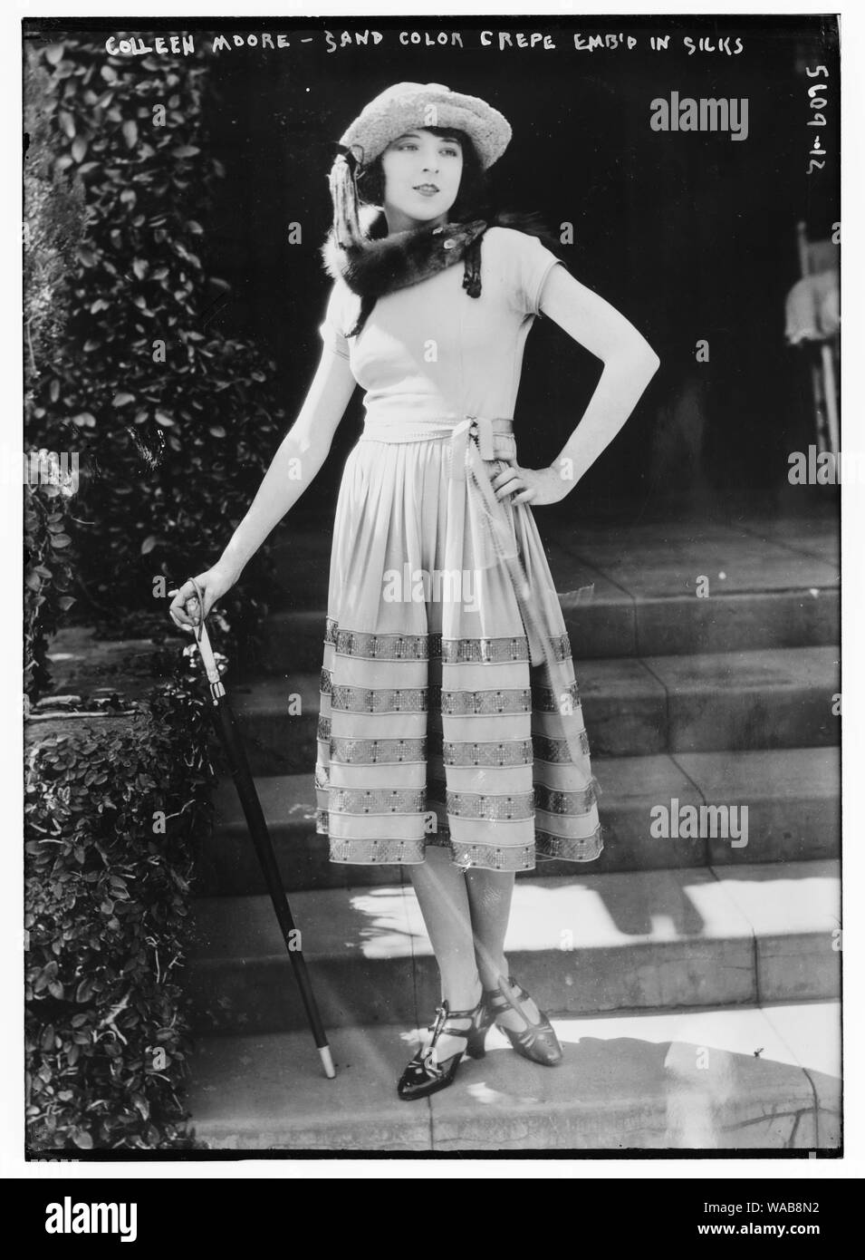 Colleen Moore - Sand colored crepe emb'd in silks Stock Photo - Alamy